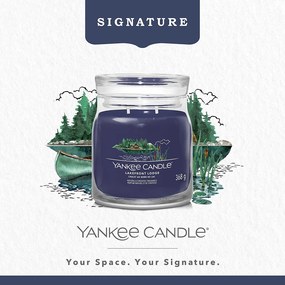 Yankee Candle vonná svíčka Signature ve skle střední Lakefront Lodge 368g