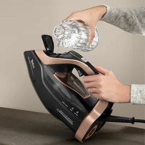 Tefal Ultimate Power Pro FV9E50 černá/měděná / Napařovací žehlička / 3