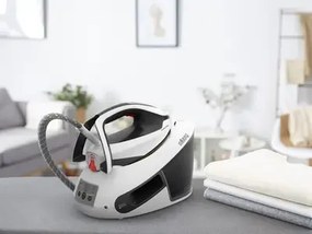 Tefal Express Power SV8130 černá/bílá / Žehlička s parním generátorem