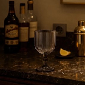 Žebrovaná sklenice na víno GROOVE 370 ml šedá