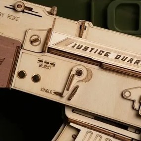 RoboTime 3D dřevěné mechanické puzzle Útočná puška AK-47 / od 14 let /