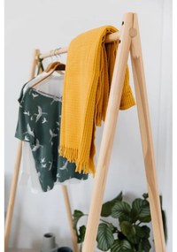 Stojan na oblečení z borovicového dřeva Hongi - Karup Design
