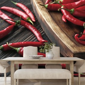 Tapeta chilli papričky na dřevěném prkénku - 225x150 cm