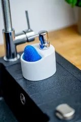 Kuchinox Yogo, keramický dávkovač saponátu 330ml na postavení, černá-chromová, LAV-AMP_7M2M