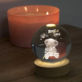 Skleněná LED koule na dřevěném podstavci MEDVÍDEK
