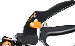 Nůžky na trávu Fiskars SmartFit GS40 1023632