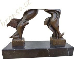 Futuristická bronzová soška – Unique Forms of Continuity in Space – Jedinečné formy kontinuity v prostoru – Umberto Boccioni abstraktní moderní umění