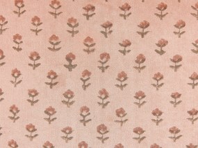 Sametový polštář se střapci květinový motiv 45 x 45 cm růžový RUMHORA Beliani