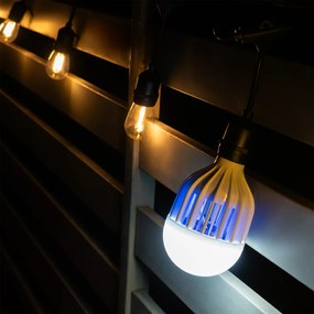 LED žárovka likvidující hmyz E27 studená 6500k 8w 800 lm