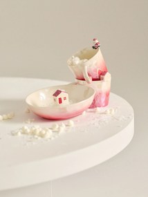 Sinsay - Vánoční keramický hrnek s figurkou Santy - pastelová růžová