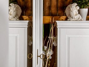 Bílý nábytek Šatní skříň 3D Toskania se zrcadlem a zásuvkami, bílá, masiv, borovice, TAHOMA