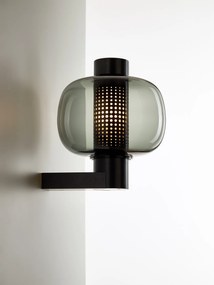 Venkovní i interiérová designová lampa Brokis Bonbori Wall up PC1251 Povrch Montury: kov - černý matný komaxit (CCS846), Barva skla: hnědá kouřová - transparentní sklo (CGC538), Stmívání: CASAMBI CBU-TED (CEDV2855)