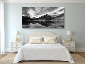 Obraz jezero pod kopci v černobílém provedení Varianta: 100x50