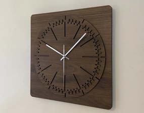 "Chrono" Dřevěné hodiny 40x40 cm provedení povrchu: černá s patinou