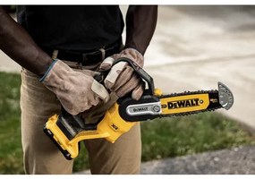 Aku prořezávací pila 20cm 18V 1x5,0Ah DeWALT DCMPS520P1