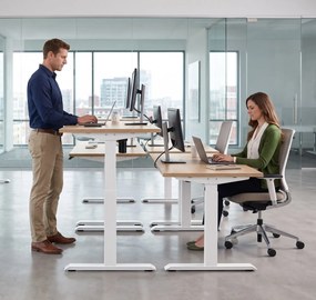 Výškově nastavitelný stůl OfficeTech A, 120 x 80 cm, bílá podnož, buk