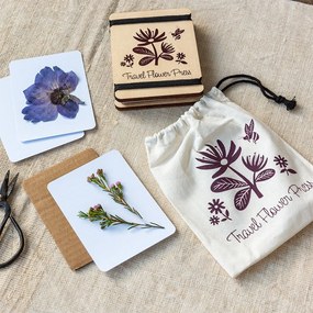 Interaktivní hračka Travel Flower Press – Wonders of Nature – Rex London