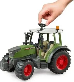 Bruder 2180 Traktor Fendt Vario 211 / 1:16 / od 4 let