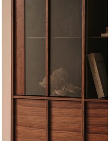 Hnědá vitrína v dekoru ořechu 100x170x40 cm Onix – Kave Home