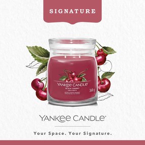 Yankee Candle vonná svíčka Signature ve skle střední Black Cherry 368g