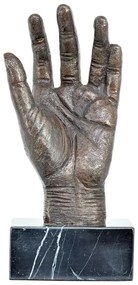 Bronzová socha Ruka – symbol síly a tvořivosti