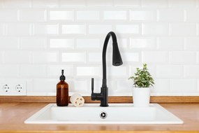 Invena Hula, vysoká dřezová baterie 2-funkční, černá, INV-BZ-85-P04-L