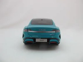 XIAOMI Model auta SU7 Aqua Blue / 1:18 / Die-cast