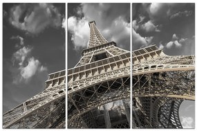 Obraz na plátně - Eiffelova věž - pohled zezdola 135FB (105x70 cm)
