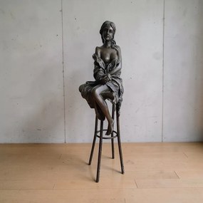 Bronzová socha sedící ženy – signovaná Pierre Colinet – elegantní akt, umělecká figurka