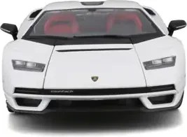Bburago Lamborghini Countach LPI 800-4 bílá 1:24 / od 3 let