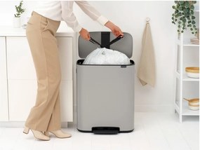 Světle šedý nášlapný ocelový odpadkový koš 60 l Bo – Brabantia