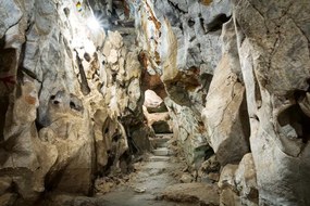 DIMEX | Vliesová fototapeta Tajemná jeskyně MS-5-1692 | 375 x 250 cm| krémová, hnědá, šedá