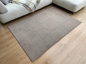 Kusový koberec Matera hnědý 1 m2 s obšitím
