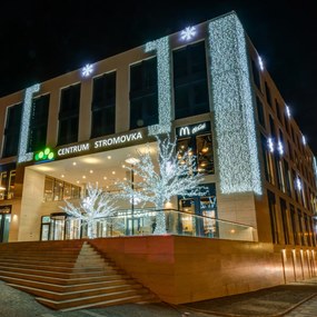 Easy Fix LED světelný závěs venkovní, 100 × 700 cm, ledově bílá, 600 diod, bílý kabel, IP67, prodlužovací