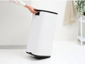 Bílý dotykový ocelový odpadkový koš 30 l Bo Touch – Brabantia