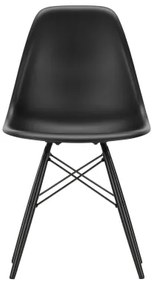 Eames Plastic Chair DSW černě lakovaný javor černá černé na tvrdou podlahu Vitra