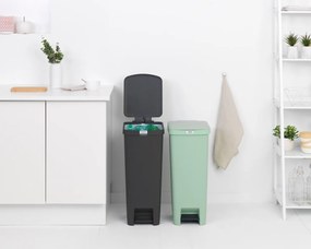 Brabantia STEPUP Pedálový odpadkový koš 40 l - šedá