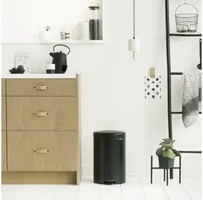 Brabantia Newicon Pedálový odpadkový koš 20 L černý matný / průměr 29