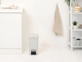 Brabantia Pedálový koš StepUp 10L světle šedý