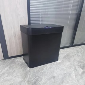Bezdotykový odpadkový Jumbo koš 60l USB kabel zdarma, černá
