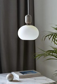 Elegantní jemné závěsné svítidlo Notti moka s černým kabelem