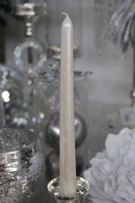 Bílé kónické svíčky 12ks 24cm