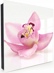 moderní loftová schránka na klíče do bytu