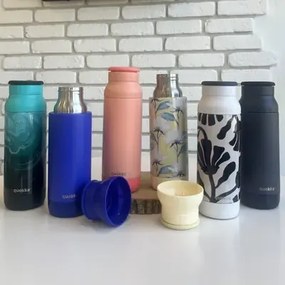 Quokka Echo Magnolia / Nerezová termoláhev s poutkem / 690 ml