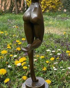 Modernistická bronzová socha Nahá žena MODERN ART