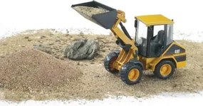 Bruder 02441 Čelní nakladač Caterpillar / 1:16 / od 3 let