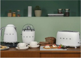 Matně bílá rychlovarná konvice 1,7 l 50's Retro Style – SMEG