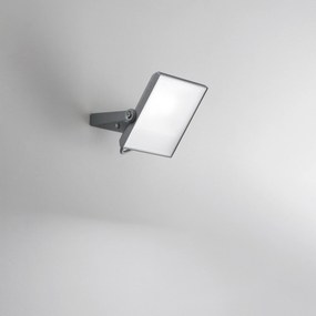 FAN LED-AXEL-S30-SIL Venkovní reflektor LED, 30 W, CCT, stříbrná, se senzorem, IP65 - FANEUROPE