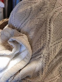 Pletená beránková deka