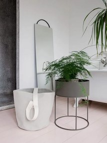 ferm LIVING Stojan na květináč Round Warm Grey, šedá barva, kov